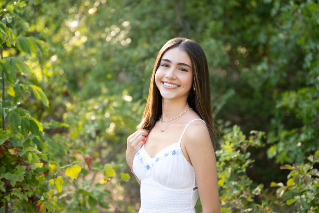 Lydia- 2025 High School Senior Photography - amandaelainephotography.com
